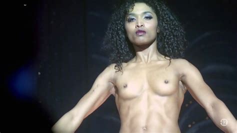 Naked Sara Martins In Pigalle La Nuit