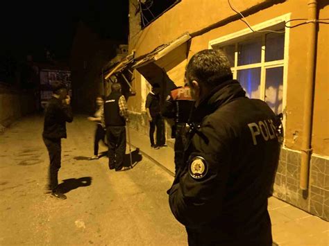 Burdur da Üvey Kardeş Üvey Babasını Bıçakladı Haberler