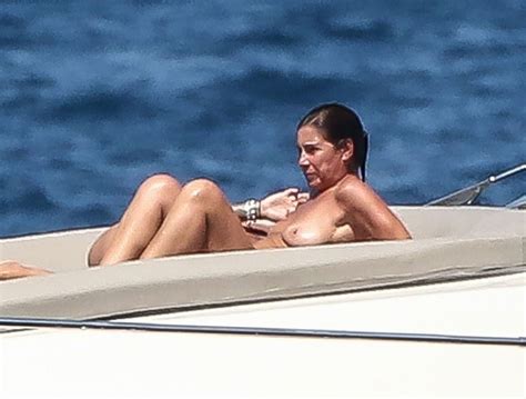 Hot Lesbians Francesca Pascale Paola Turci Go Topless In Sorrentina 60