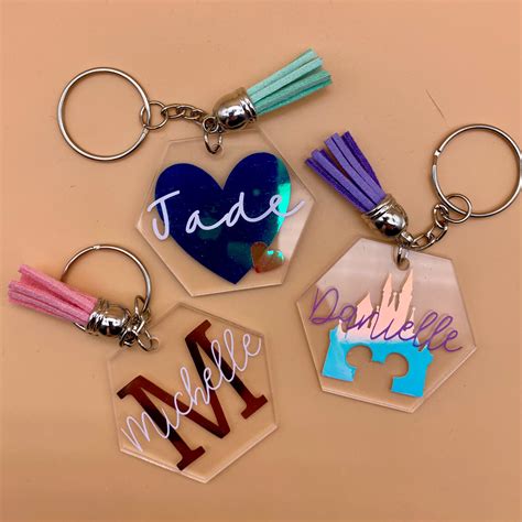 Llavero Personalizado De Disney Llavero Acr Lico Con Inicial Etsy