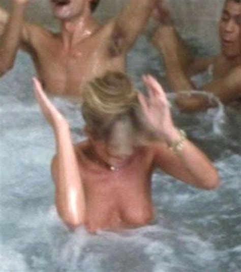 Valerie Perrine Naked Can T Stop The Music 1980 2 Pics NudeBase