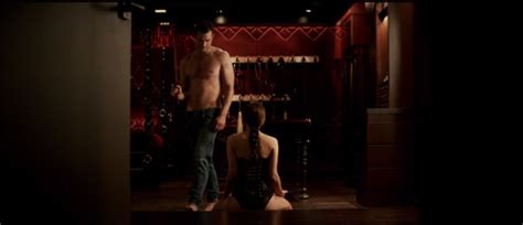 Cinquanta Sfumature Di Rosso Trailer O Erotico Countdown Gqitalia It