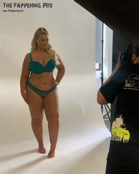 Izzy Nicholls Nude And Sexy 31 Photos The Fappening