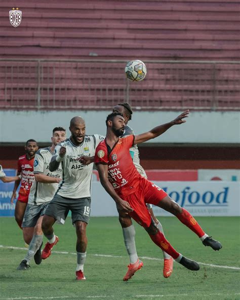 Hasil Bali Vs Persib Skor 1 1 DDS Selamatkan Persib Perpanjang Rekor