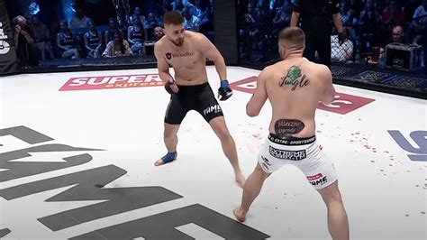 Stało się Największa gwiazda Fame MMA odchodzi Kosa pod żebro