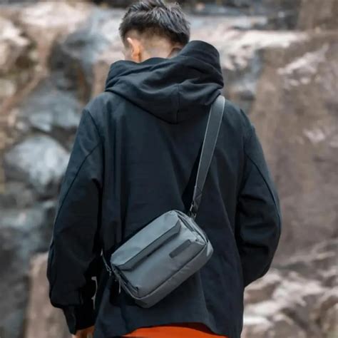 Arctic Hunter YB00518 Crossbody Casual Waterproof Muti Pocket Bag