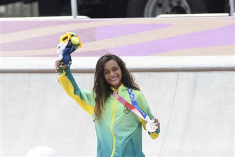 A Gazeta Famosos Comemoram Medalha De Rayssa Leal A Fadinha Do Skate