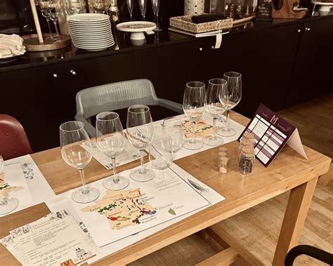Dégustation Vins et Fromages les Ateliers de lIsle sur la Sorgue La
