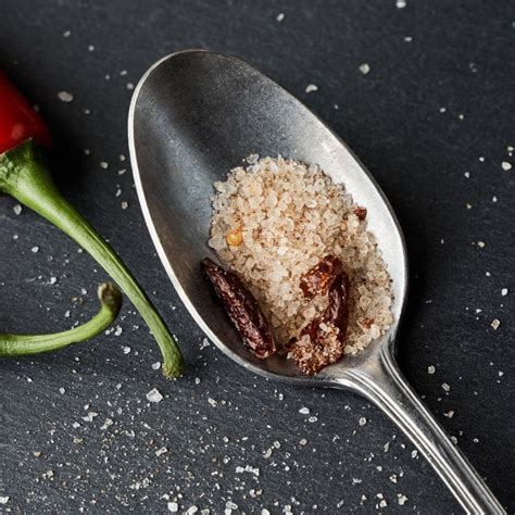Köp Nicolas Vahé Giftbox Organic Salt Secret Blend Garlic Chilli