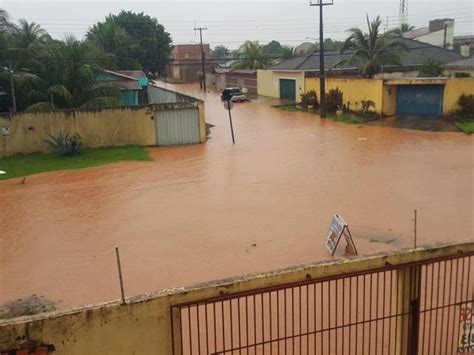 G1 Ruas de Porto Velho ficam alagadas forte chuva neste sábado