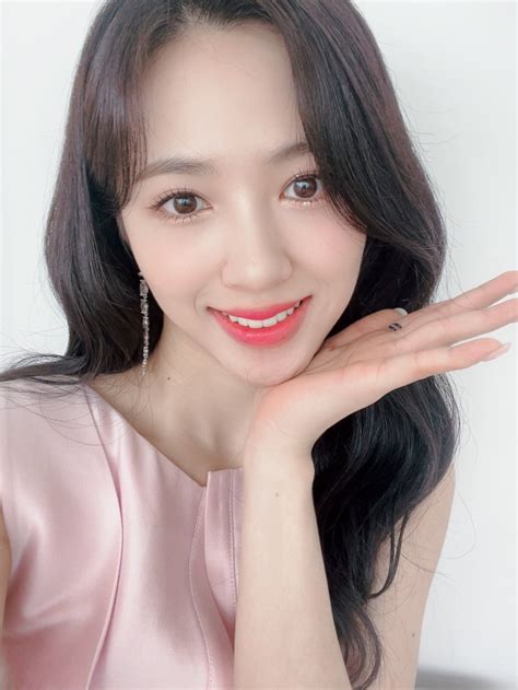 Jiwon Cherry Bullet Selcas Jiwon Heo Ji Won Cherry Bullet Selca
