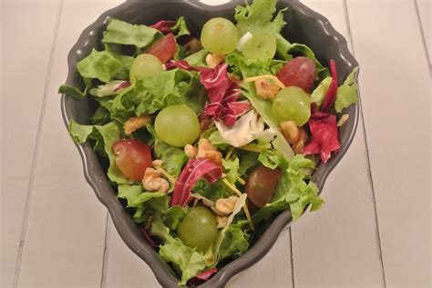 Salade Met Sla Druiven Walnoten En Geitenkaas Lekker En Simpel