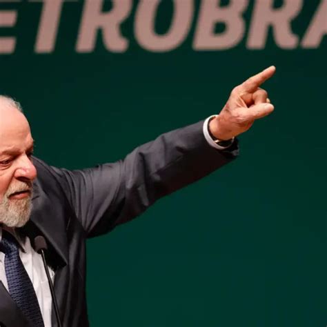 Lula questiona autonomia do BC um dia após Copom interromper queda de