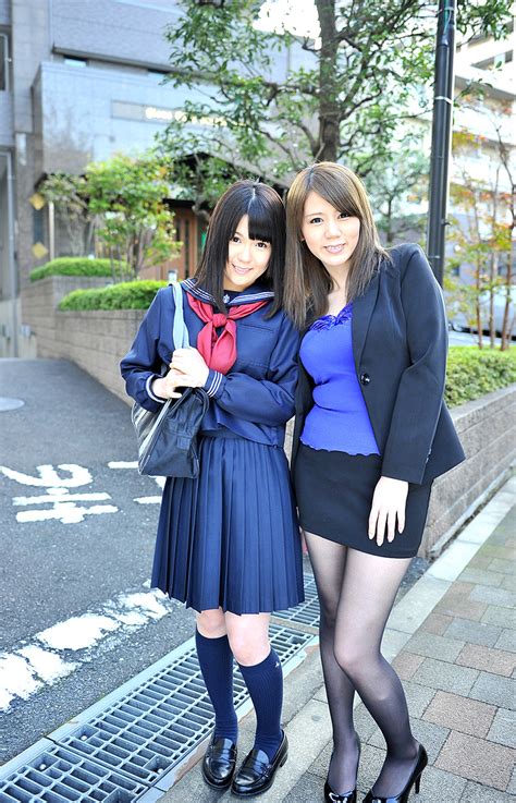 JapaneseThumbs AV Idol Mai Araki Maki Koizumi 荒木まい小泉真希 Photo Gallery 1