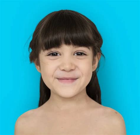 Desnuda niña de pecho Foto de stock 155246840 Rawpixel