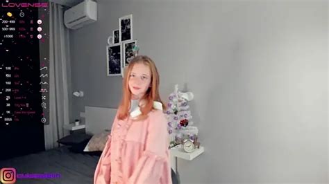Rosewellsk Fully Naked Stripping On Cam For Online Porn Video Show