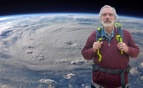 Qué debe tener una mochila de emergencia ante huracanes