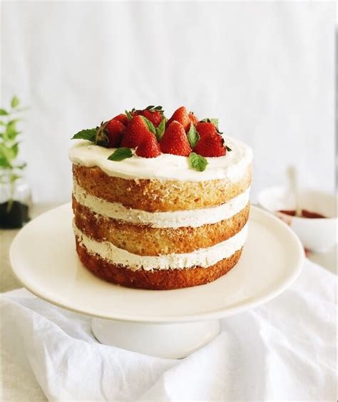 TORTA OD JAGODA I MASCARPONE A NAKED CAKE BakeMe