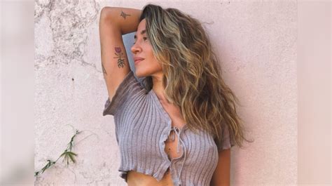 Jimena Barón hizo topless y enseñó hasta sus tatuajes más íntimos