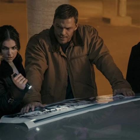 Reacher Alan Ritchson divulga foto de bastidores da 3ª temporada