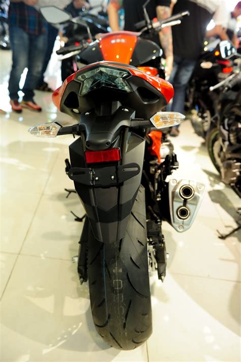 C N C Nh Kawasaki Z M U Xe Nakedbike Gi R T I Vi T Nam Banh Vn