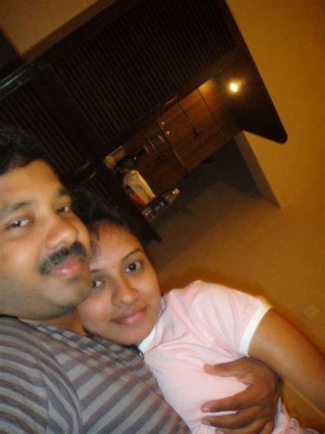 Kerala Husband And Wife Romance In Honeymoon Trip Hedden Camera Photos ~ Malayalam Cinema And Tv