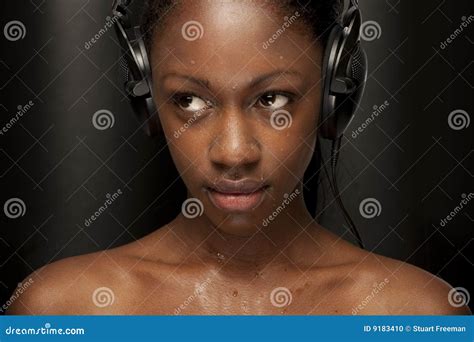 Le DJ sexy photo stock Image du beauté maison danse 9183410