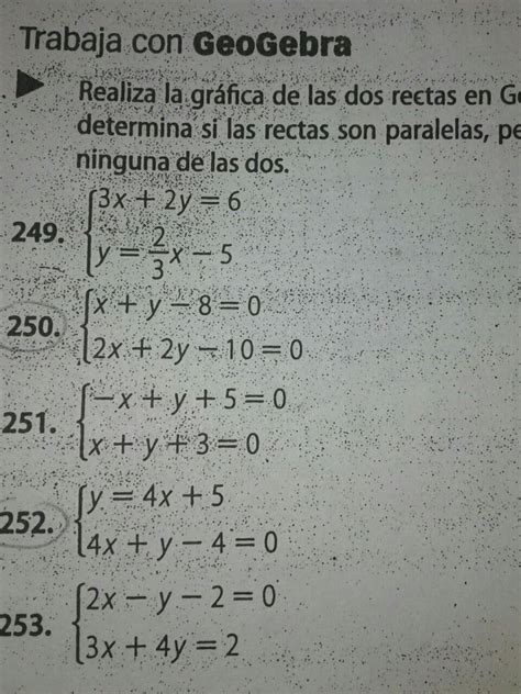 determina la ecuación explícita de la recta perpendicular a la recta