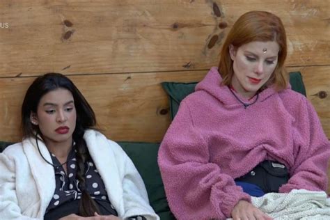 A Fazenda Kerline E Deborah Se Desentendem Ofuxico