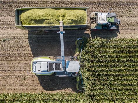 Claas Claas Jaguar Terra Trac Met De Nieuwe Claas Orbis