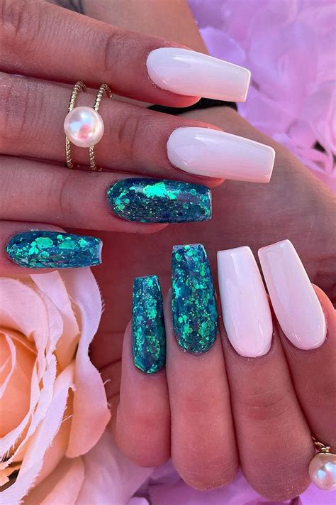 Outstanding Emerald Green Nails To Try This Year Stylish Belles