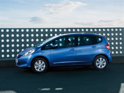 Honda Jazz рестайлинг 2011 2012 2013 хэтчбек 5 дв 2 поколение GG