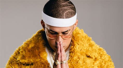 Mega On Twitter Bad Bunny Deja La Escoba En Redes Sociales Con Foto