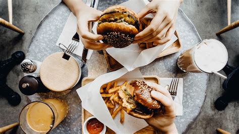 5 alimentos que debes evitar comer si quieres perder peso GQ España