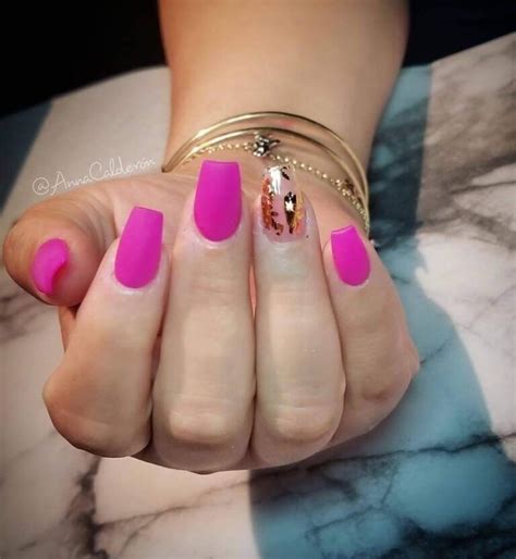 Uñas Fucsia 20 Diseños Coloridos Lo Mejor de 2024