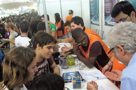 Feira USP e as Profissões imagens marcantes no estande do ICMC