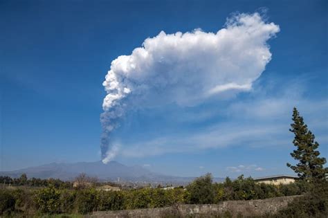 UPDATE Etna Eruption Forces Further Closure Of Catania Airport