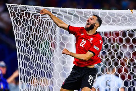 Mercato le RC Lens prêt à faire des folies pour Georges Mikautadze