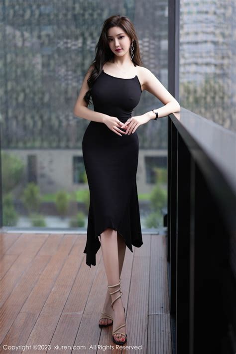 XiuRen 高清写真图 2023 09 11 No 7367 Carol周妍希 长裙美腿秀人网性感美腿 奶瓶土肥圆女神私房照 秀色女神