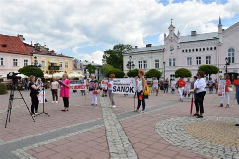 Strajk Ostrzegawczy Piel Gniarek W Sanoku Tygodnik Sanocki