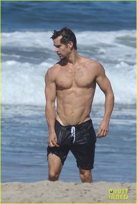 Shirtless Ryan Kwanten Shows Off His Killer Body For Malibu Beach Dip
