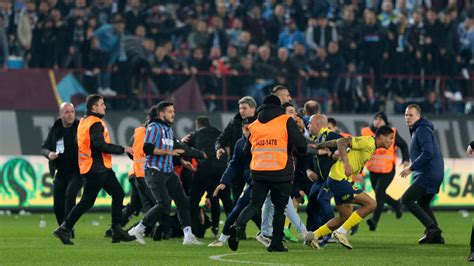 Trabzon Fenerbahçe maçında çıkan olaylar Soruşturma sürüyor 12 gözaltı