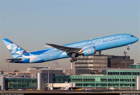 A Bnd Etihad Airways Boeing Dreamliner Photo By Lewis Rowland