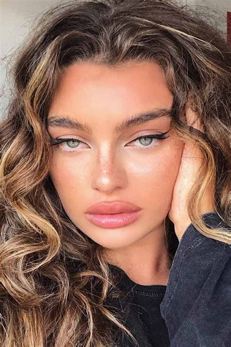 Natural Makeup All The Secrets Revealed Glaminati Simple Makeup