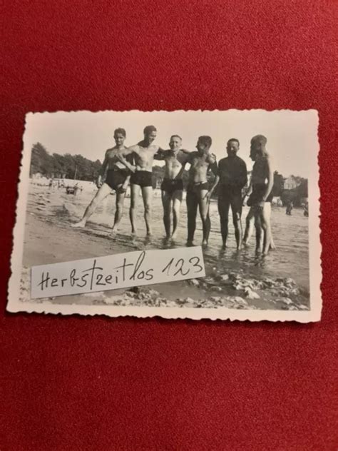 WK2 ORIG FOTO Halb Nackte Soldaten Nude Akt 2 Weltkrieg EUR 6 90