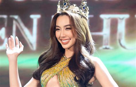 Hoa Hậu Thùy Tiên Miss Grand 2021 ủng hộ đòi dân chủ ở Thái Lan