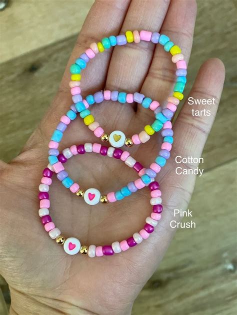Pulsera de cuentas elásticas con cuentas y corazón Etsy España