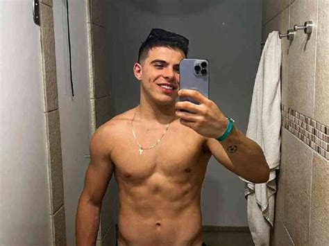 Relembre Os Famosos Que Tiveram Nudes Vazados Em Famosos