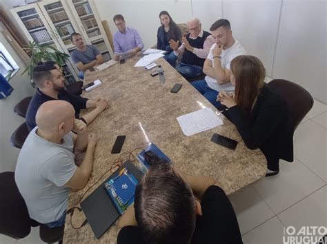 Cronograma de obras de infraestrutura é tema de reunião em Palmitinho