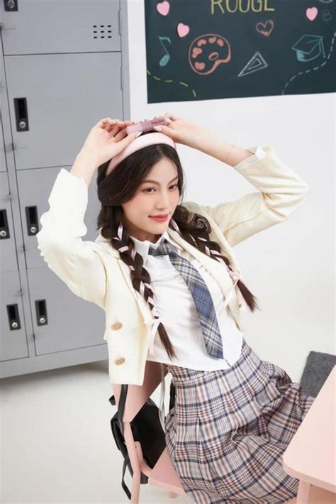 Hot girl Sài thành là bạn gái tin đồn của HIEUTHUHAI